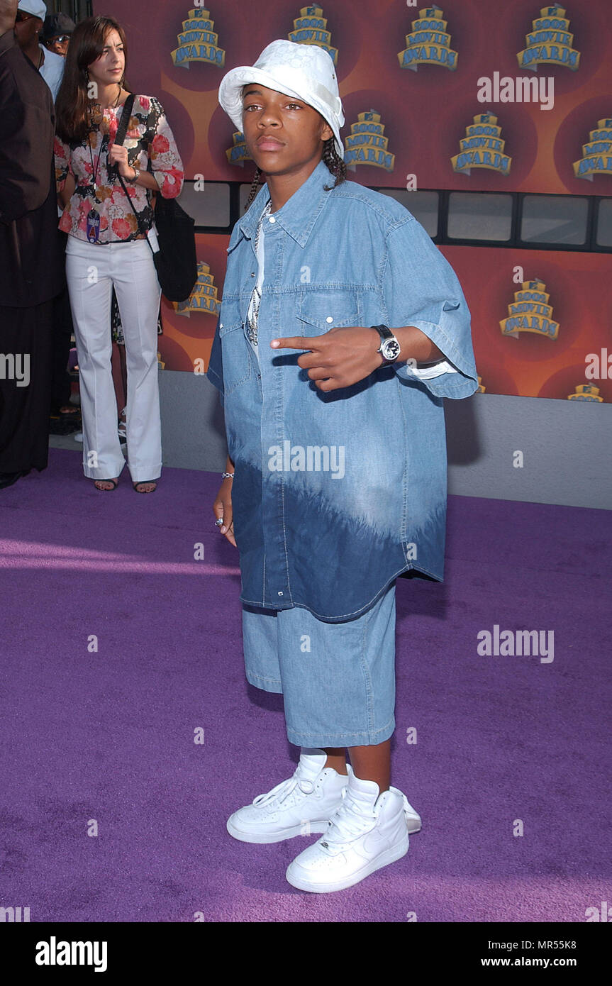 Bow Wow arrives at the 2002 MTV movie Awards at the Shrine Auditorium ...