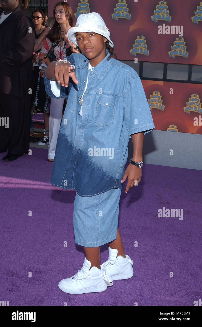 Bow Wow arrives at the 2002 MTV movie Awards at the Shrine Auditorium ...