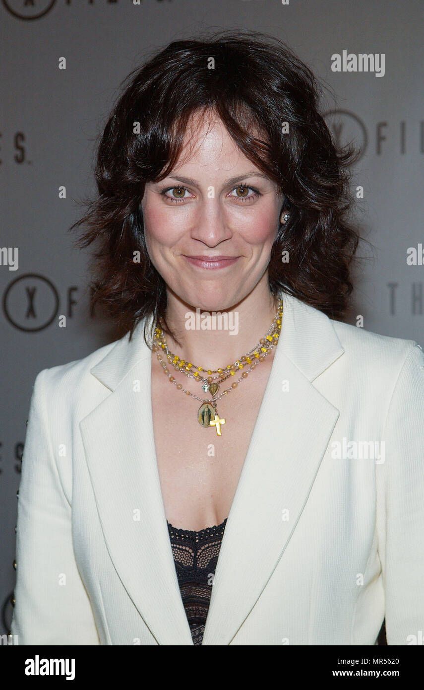 X files tv annabeth gish hi-res stock photography and images - Alamy