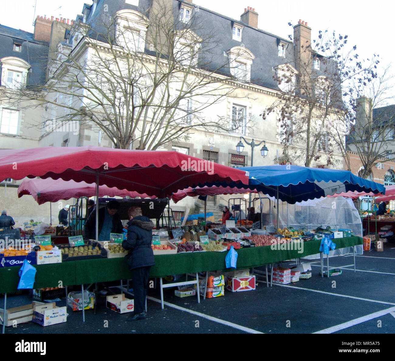 Rennes, FRANCE, "General view of the stalls, at the Saturday Morning ...