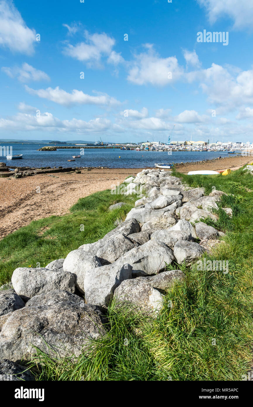 Coastal scenery and cloudscape along Poole Harbours promenade Stock ...