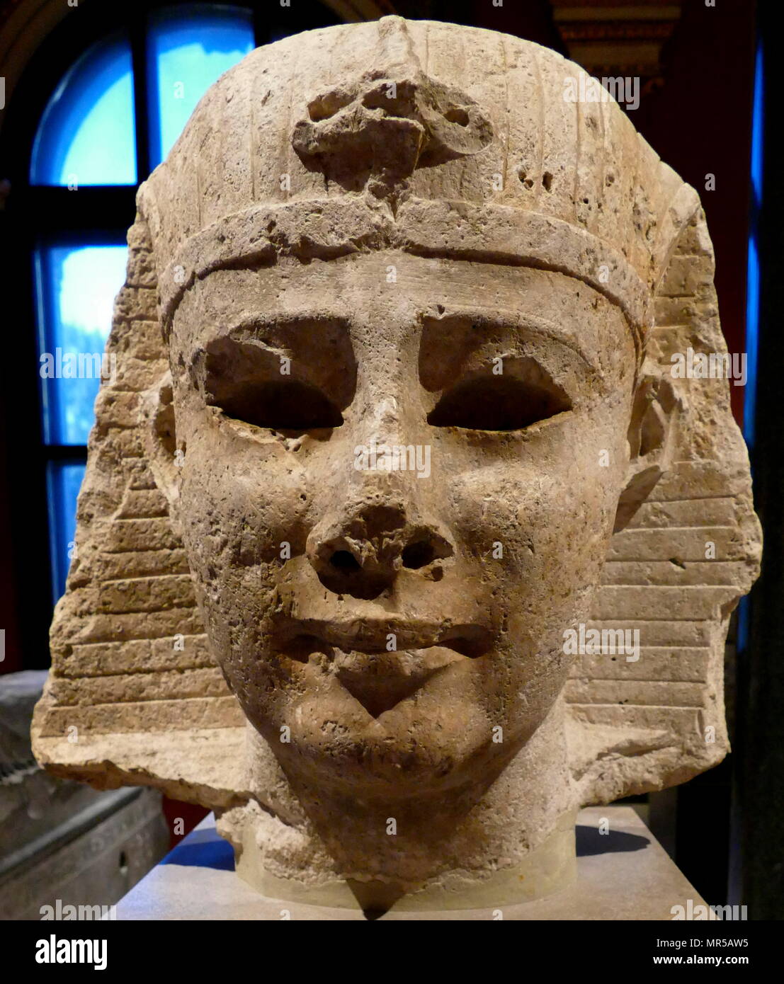 Statue stone ancient sculpture hi-res stock photography and images - Alamy