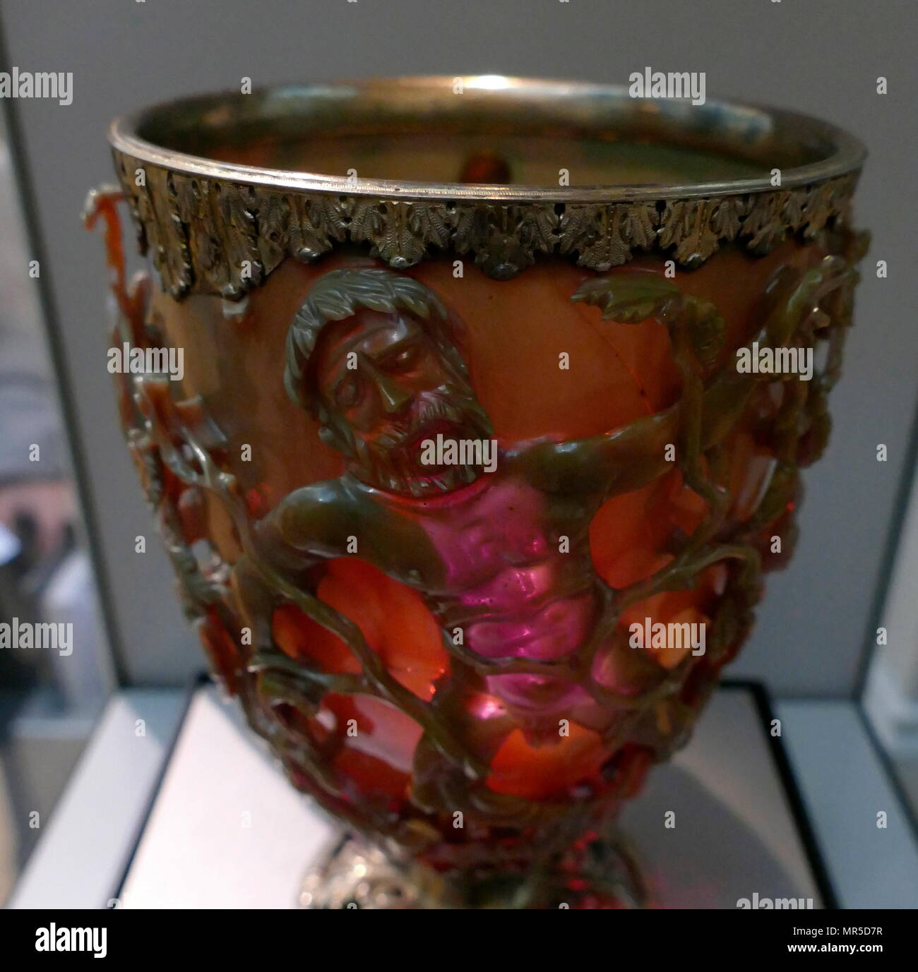 Ancient roman drinking cup hi-res stock photography and images - Alamy