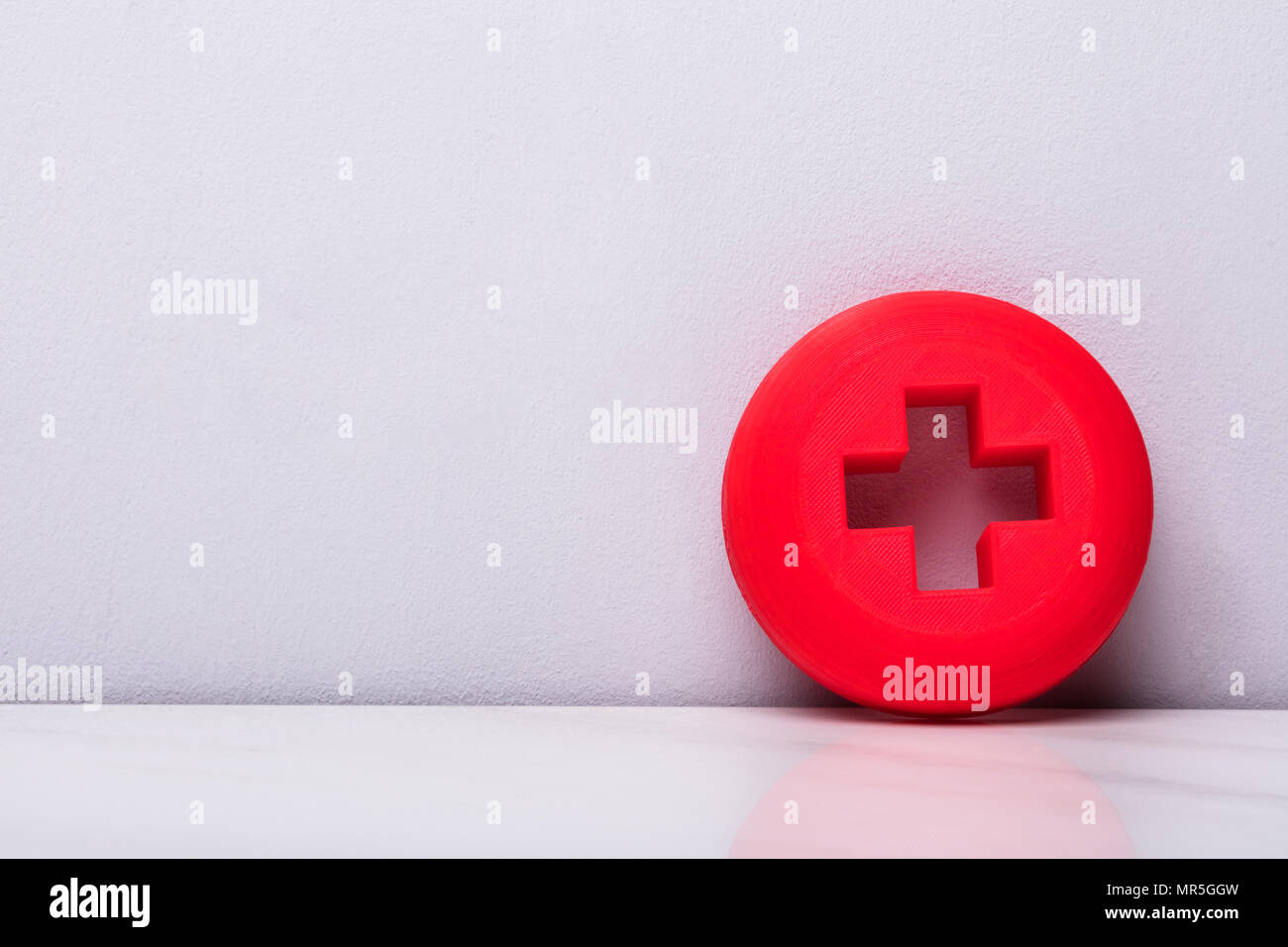 First aid sign hi-res stock photography and images - Alamy