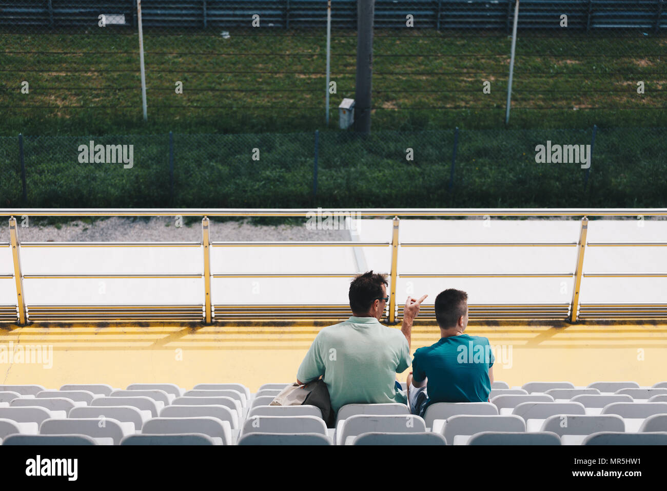 Kid dad stadium hi-res stock photography and images - Alamy