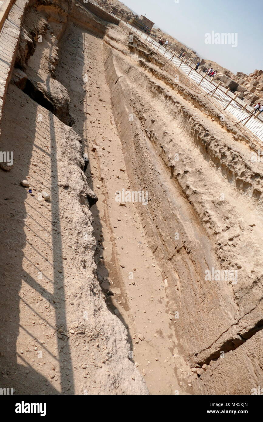 Solar Boat pit, Giza Pyramids Plateau, Egypt, built to hold the Khufu ...