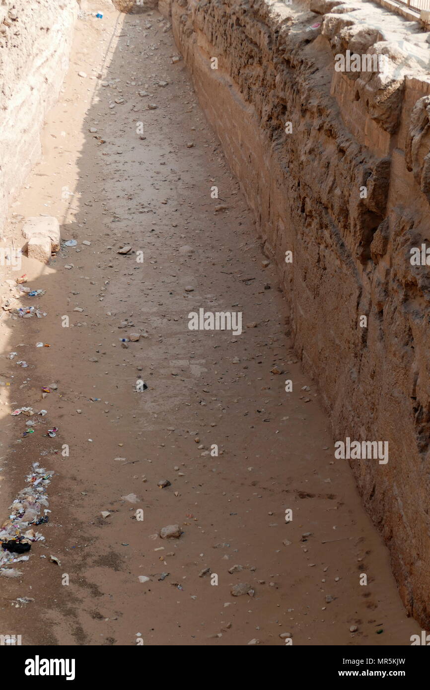 Solar Boat pit, Giza Pyramids Plateau, Egypt, built to hold the Khufu ...