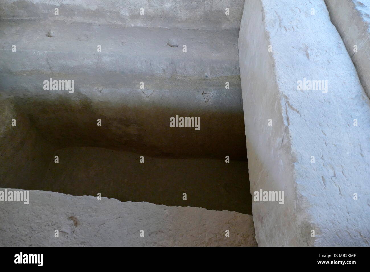 Solar Boat pit, Giza Pyramids Plateau, Egypt, built to hold the Khufu ...