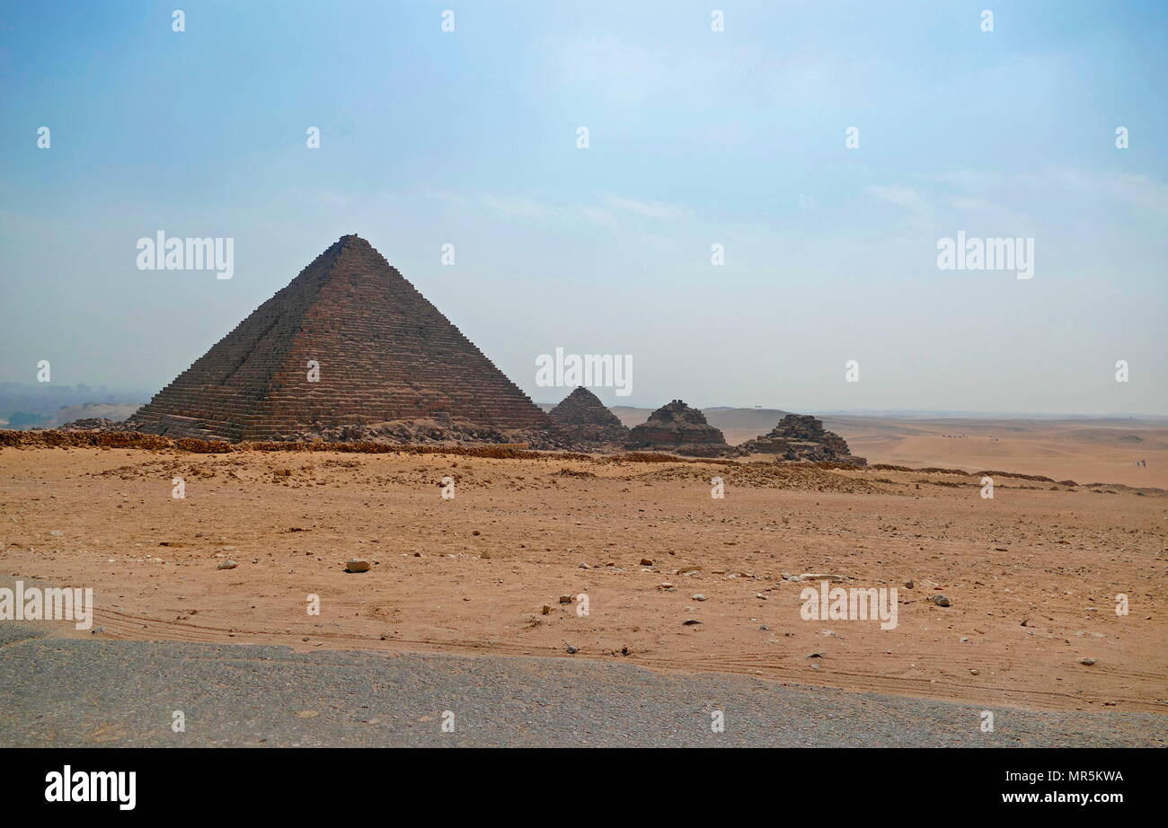 Pyramids of giza satellite hi-res stock photography and images - Alamy