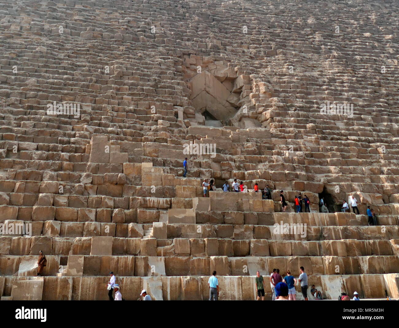 Climbing great pyramid egypt hi-res stock photography and images - Alamy