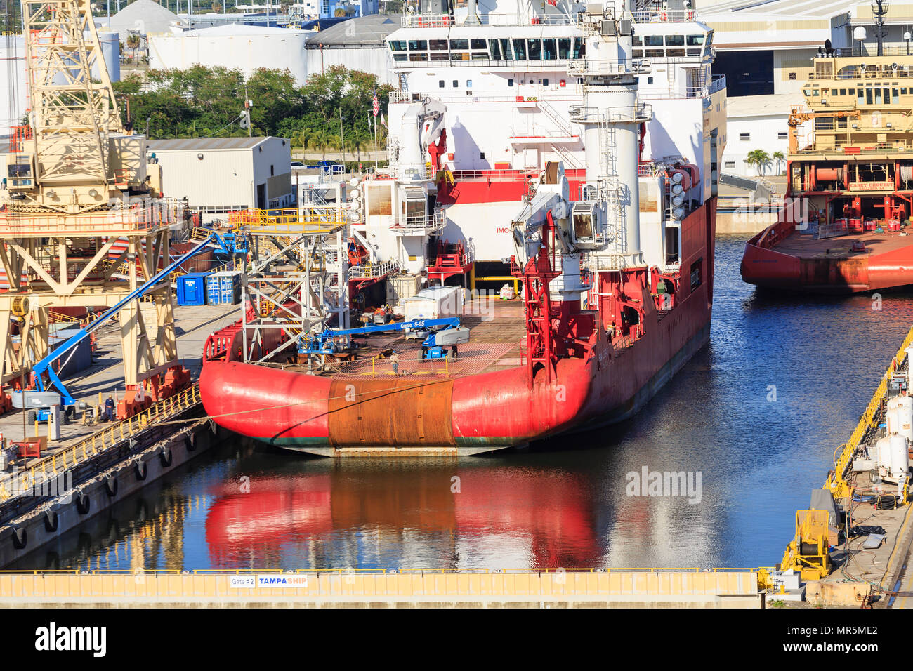 Construction barge hi-res stock photography and images - Alamy