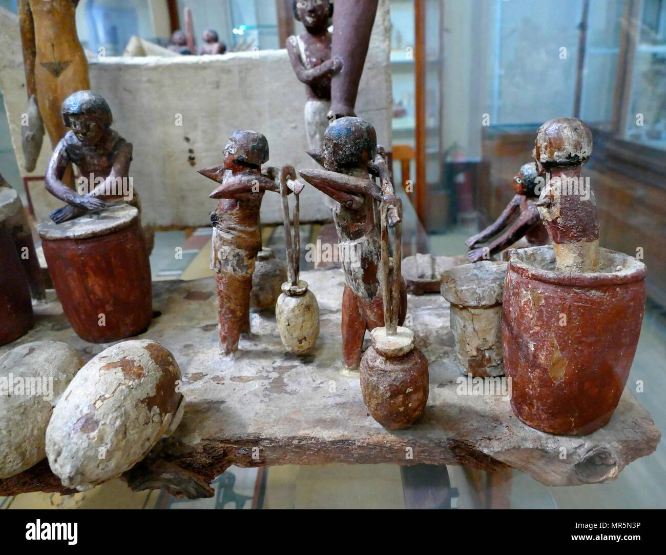 Beer making ancient egypt hi-res stock photography and images - Alamy