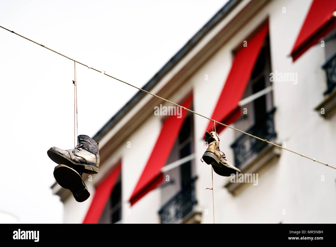 Shoefiti hi-res stock photography and images - Alamy