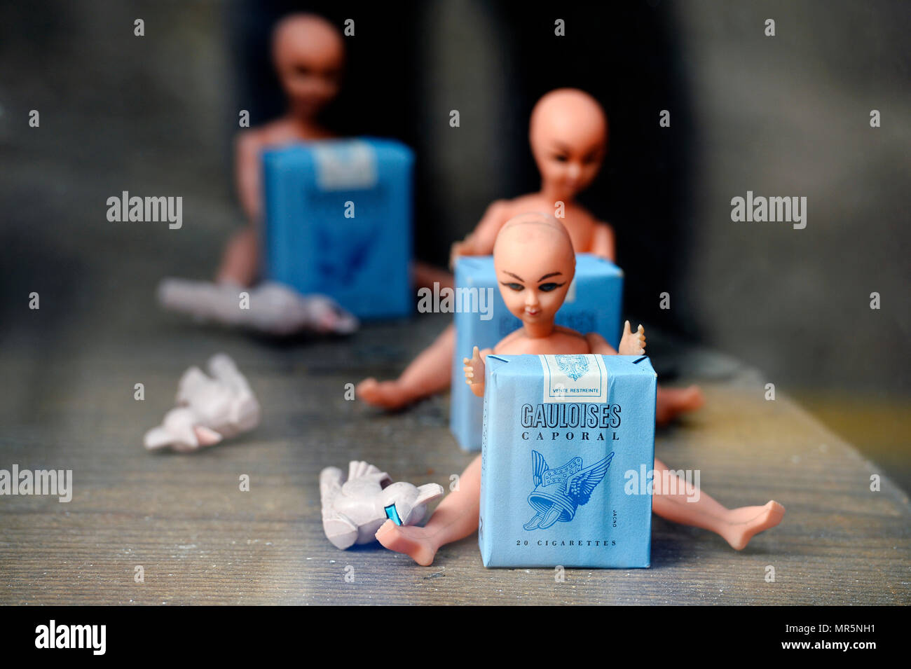 Gauloises cigarettes hi-res stock photography and images - Alamy