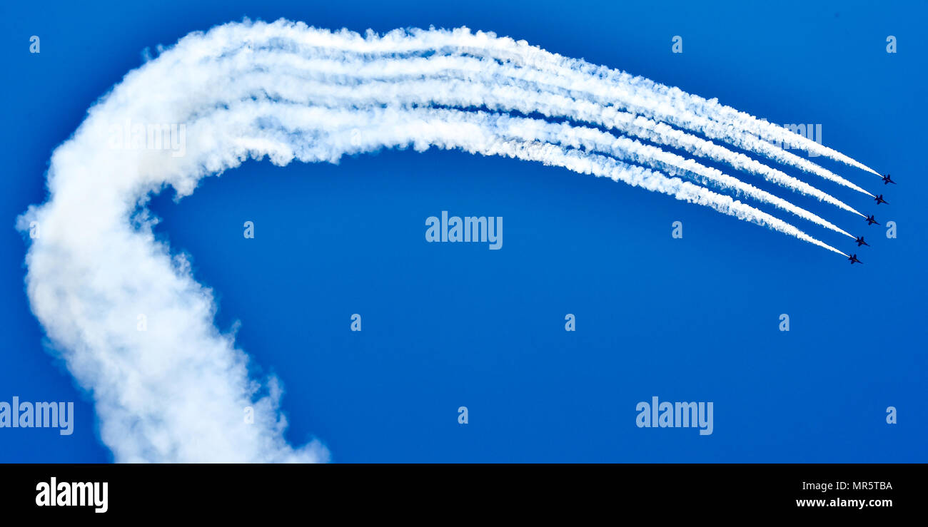 170506-N-IR734-358 BARKSDALE, La. (May 6, 2017) The U.S. Navy flight ...