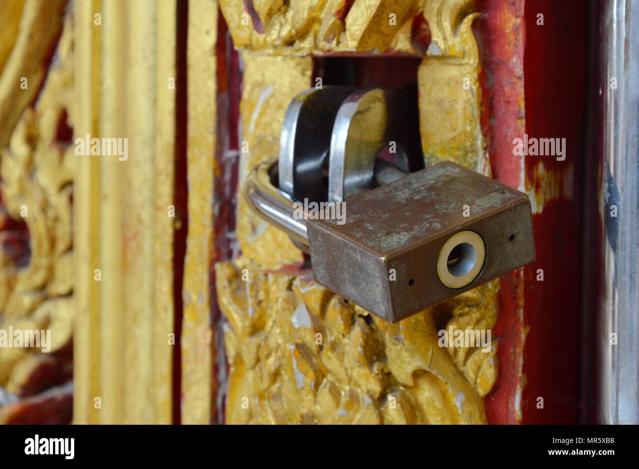 master key lock on the door Stock Photo - Alamy
