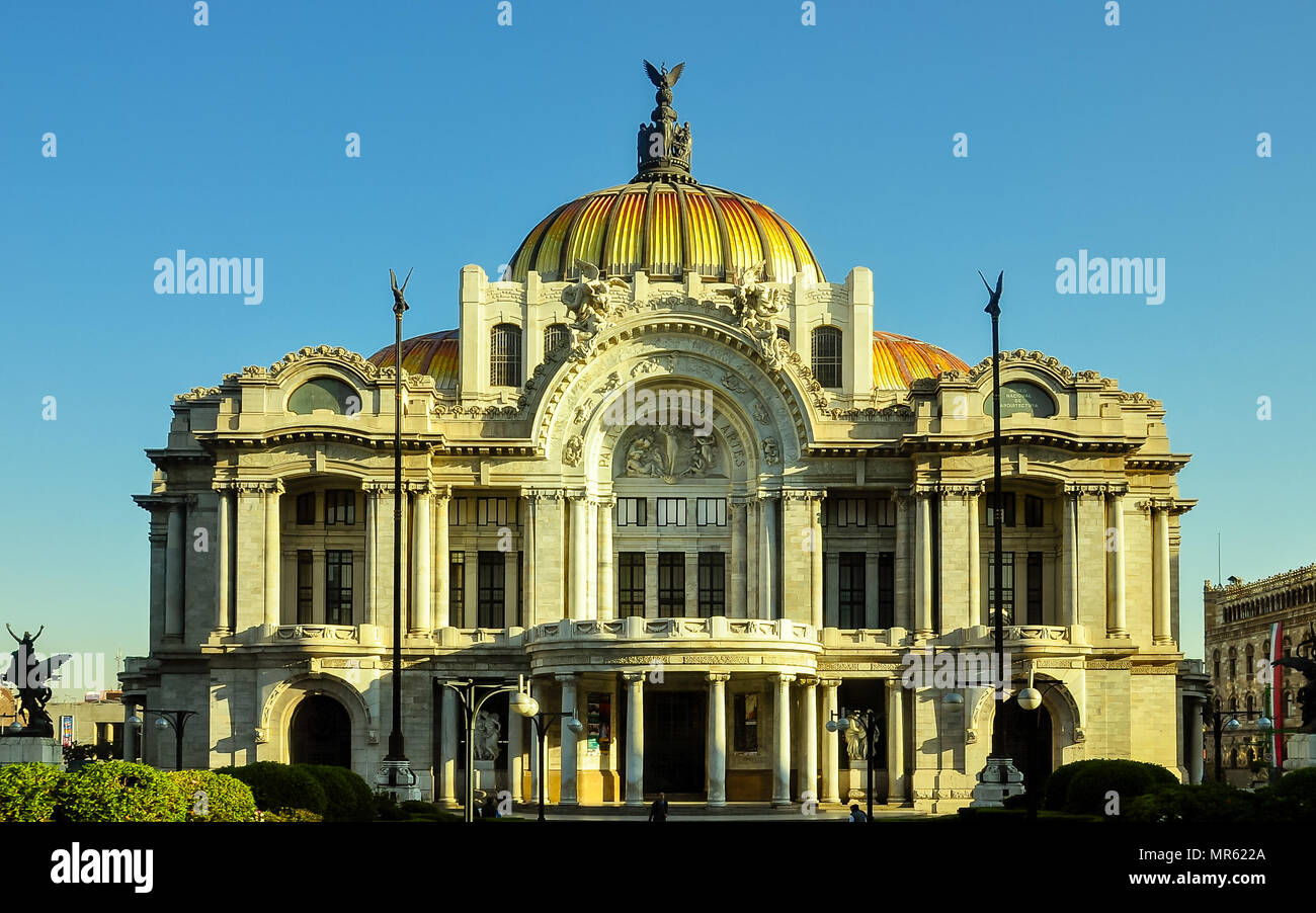 Palace of fine arts mexico city hi-res stock photography and images - Alamy