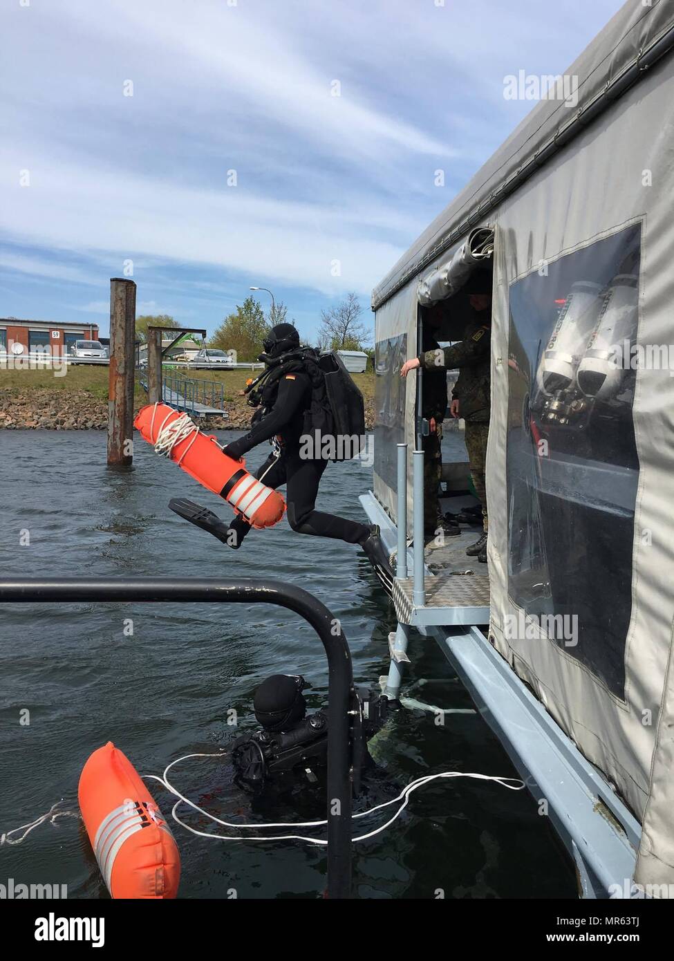 Mine countermeasures mcm platoon 802 hi-res stock photography and ...