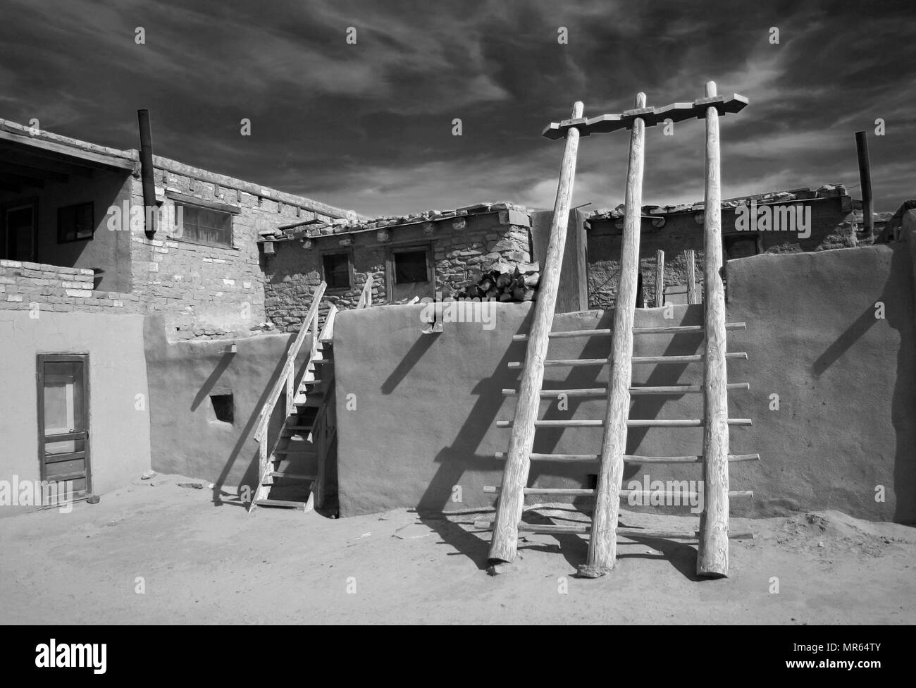 Adobe acoma pueblo Black and White Stock Photos & Images - Alamy