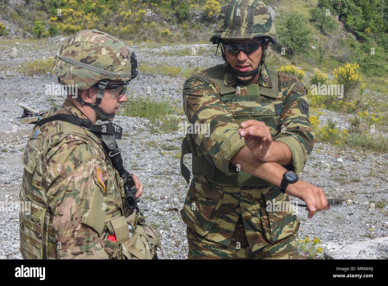 Greek paratroopers with 1st Paratrooper Commando Brigade, Greek Army ...