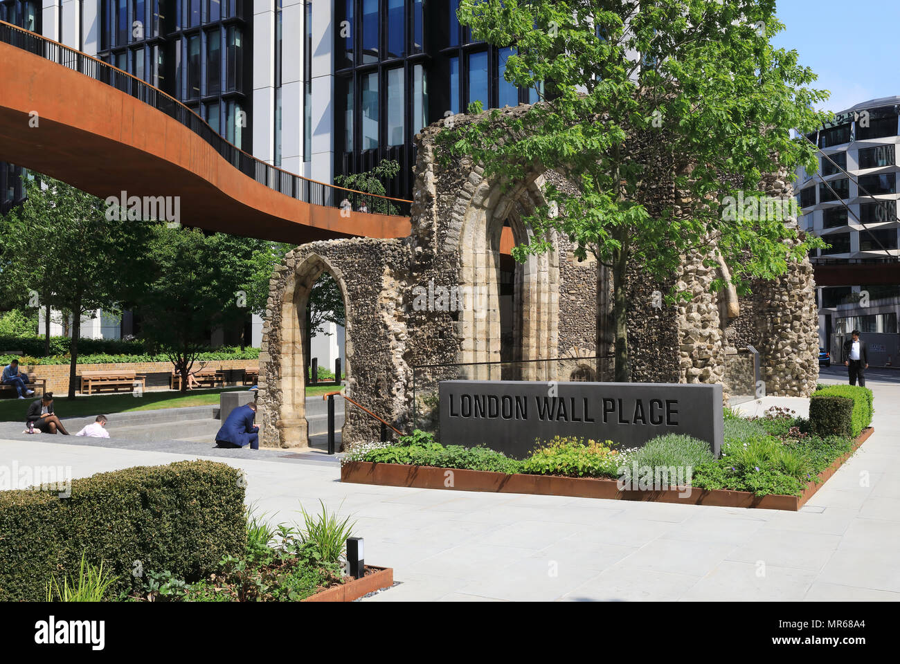 London Wall Place, a new landscaped area in the City of London ...