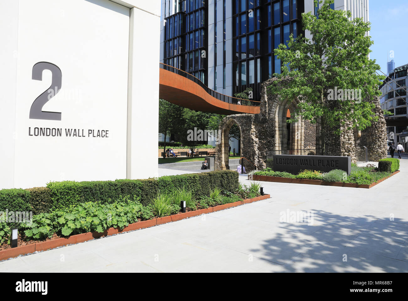 London Wall Place, a new landscaped area in the City of London ...