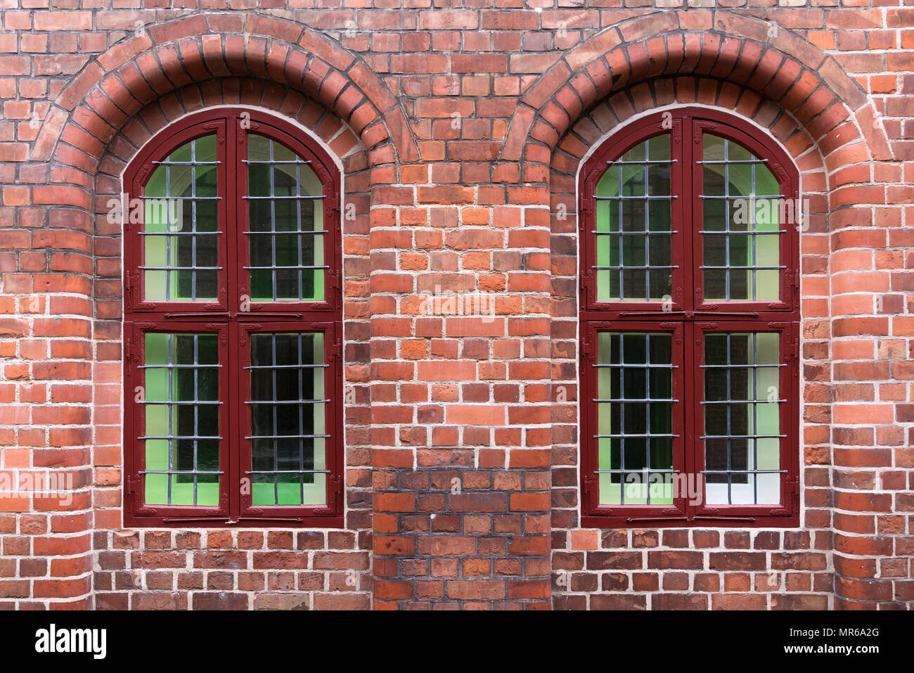Old house old windows hi-res stock photography and images - Alamy