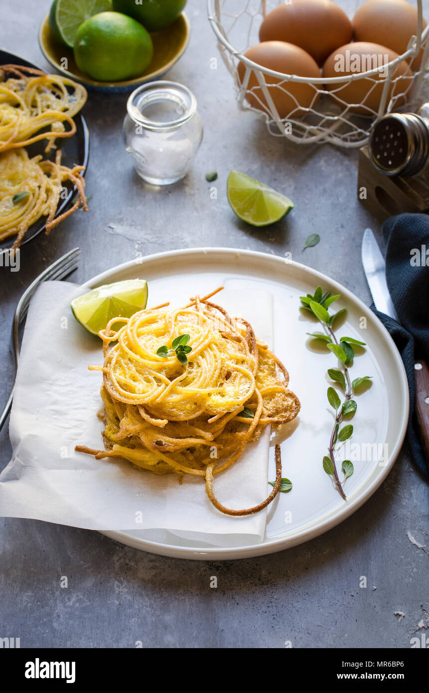 Spaghetti fritters hi-res stock photography and images - Alamy