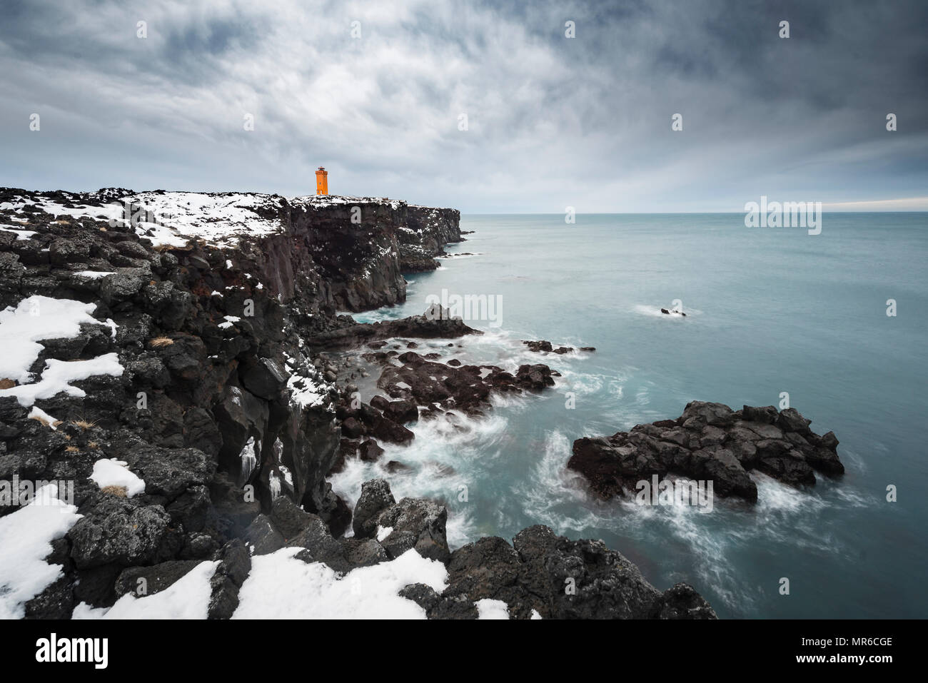 Dark cliff hi-res stock photography and images - Alamy