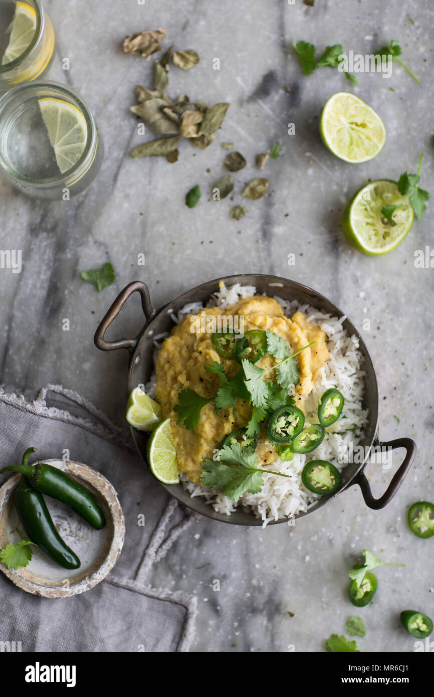 Green Thai curry with boiled rice Stock Photo - Alamy