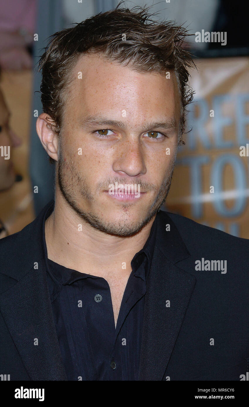 Heath Ledger arriving at the 10TH ANNUAL SCREEN ACTORS GUILD AWARDS ...
