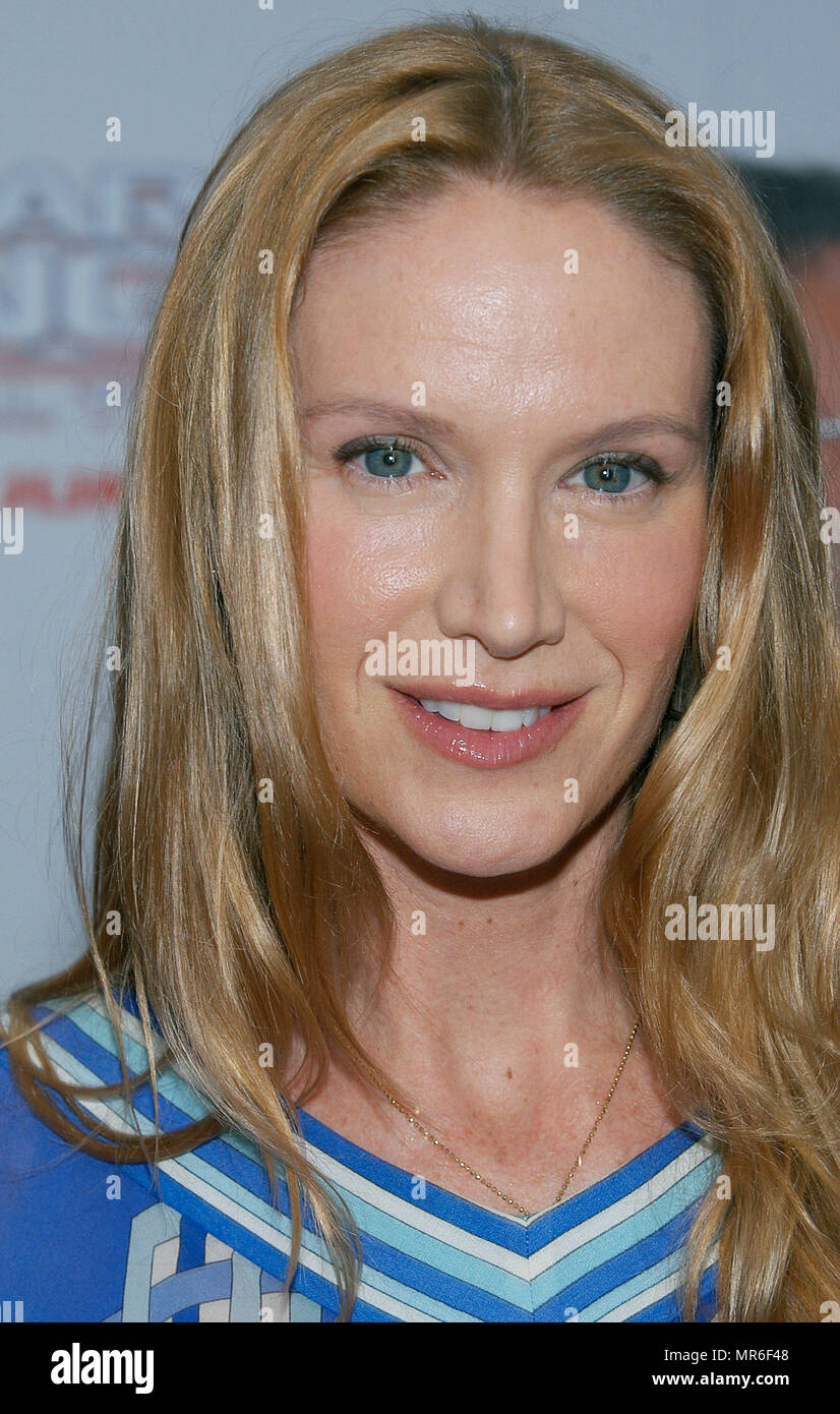 Kelly Lynch's Instagram, Twitter & Facebook on IDCrawl