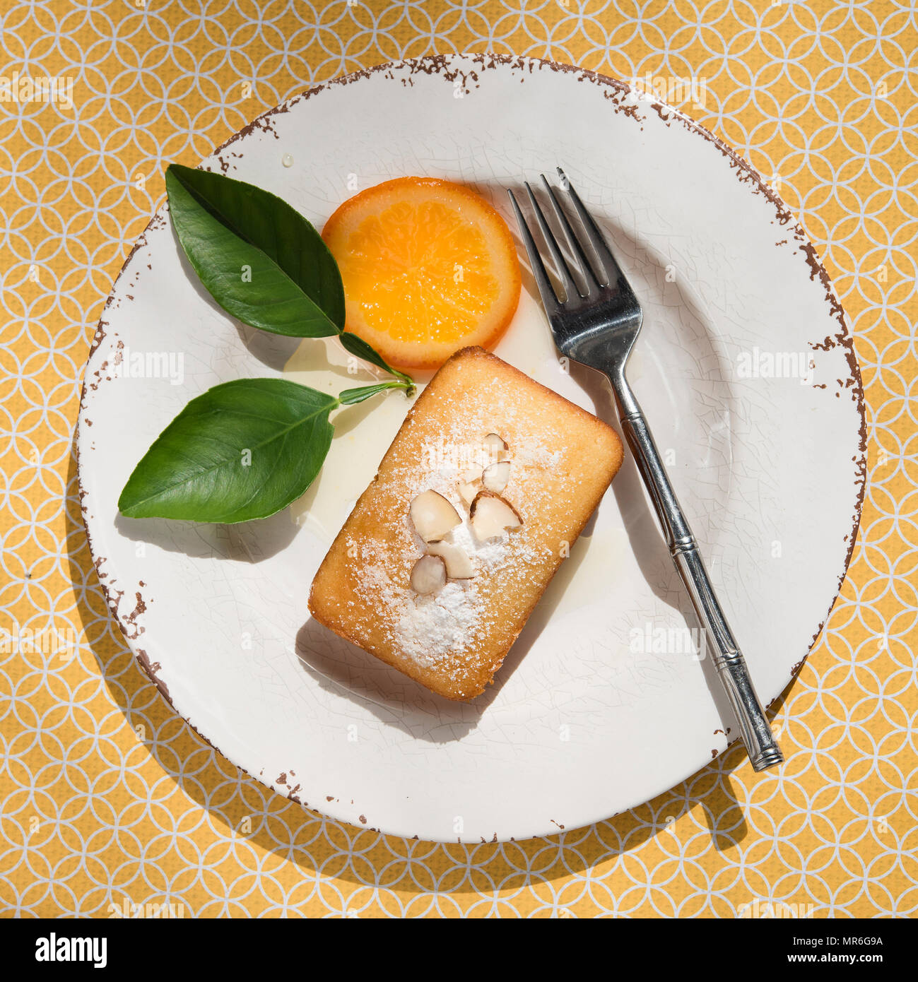 Loaf cake slice hi-res stock photography and images - Alamy