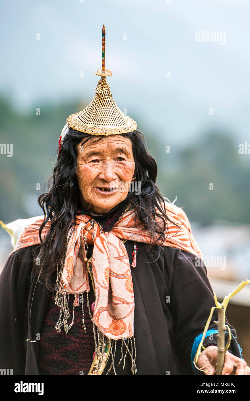 Laya tribe hi-res stock photography and images - Alamy