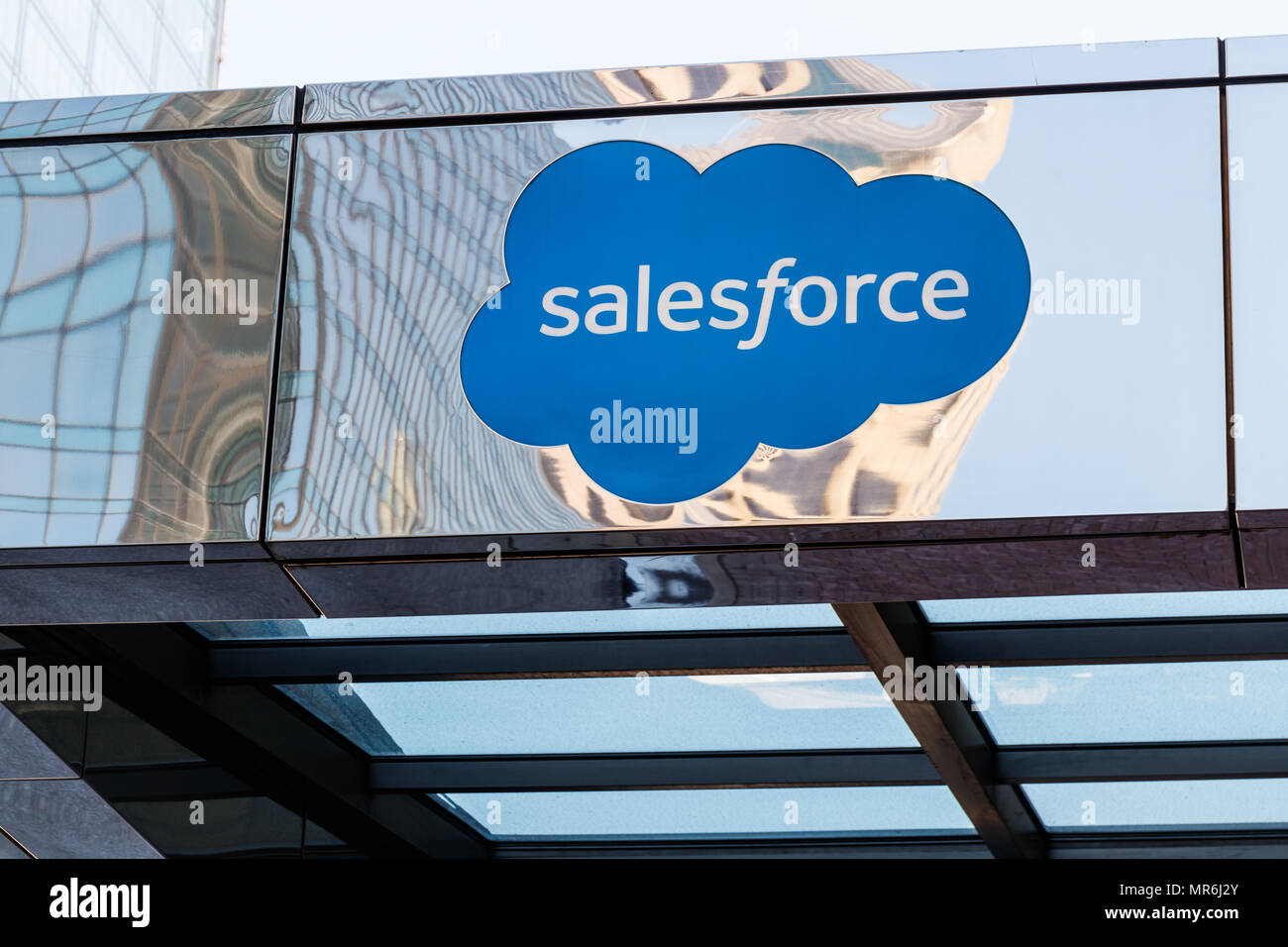 Indianapolis - Circa May 2018: The exterior of the Salesforce Tower ...