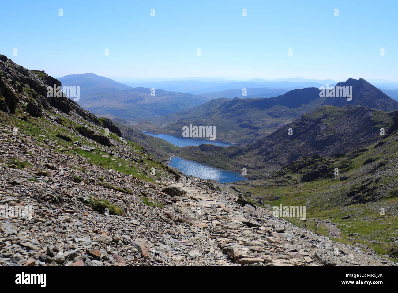Looking back down Snowdon from the summit Stock Photo - Alamy