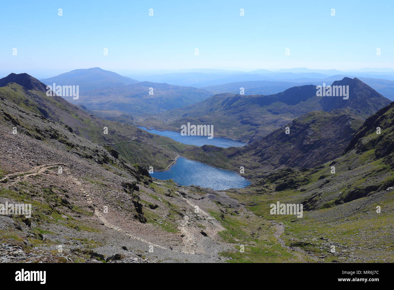 Looking back down Snowdon from the summit Stock Photo - Alamy