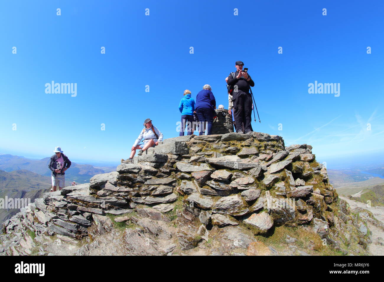 Snowdon Summit - North Wales Tourist Hotspot Stock Photo - Alamy