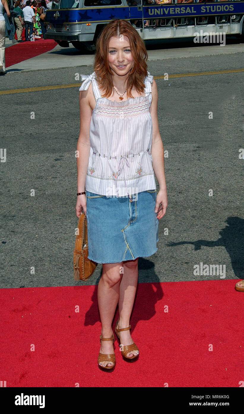 Alyson Hannigan Arrives At The Teen Choice Awards 2002 Held At The Universal Amphitheatre In Los