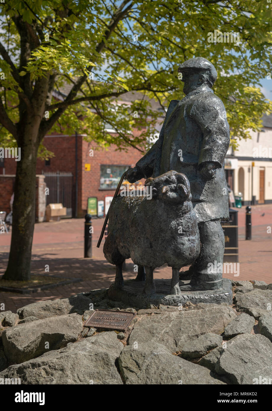 Farmer statue hi-res stock photography and images - Alamy