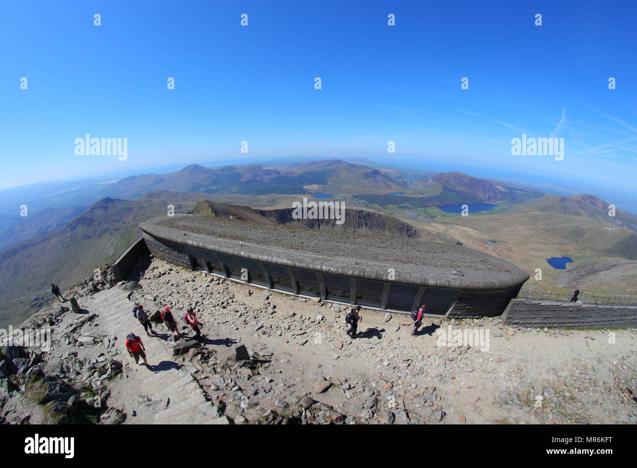 Snowdon Summit Visitor Centre & Train Station Stock Photo - Alamy