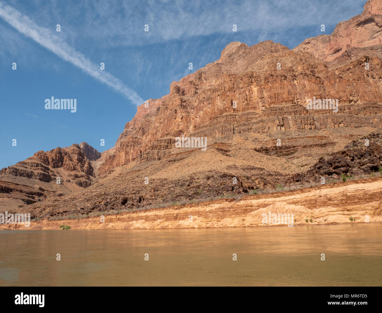 Layered bands of red rock hi-res stock photography and images - Alamy