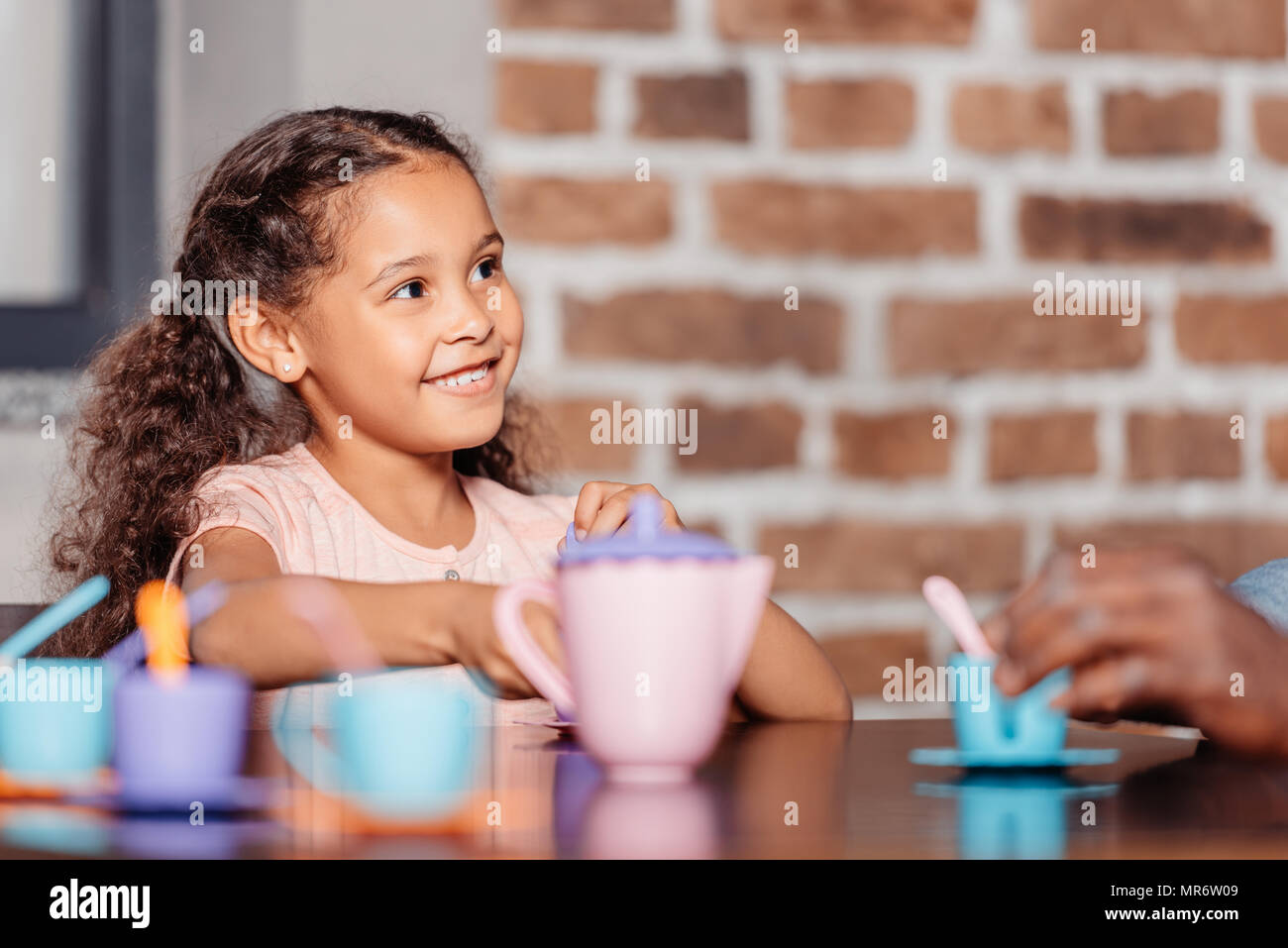 People playing utensils hi-res stock photography and images - Alamy