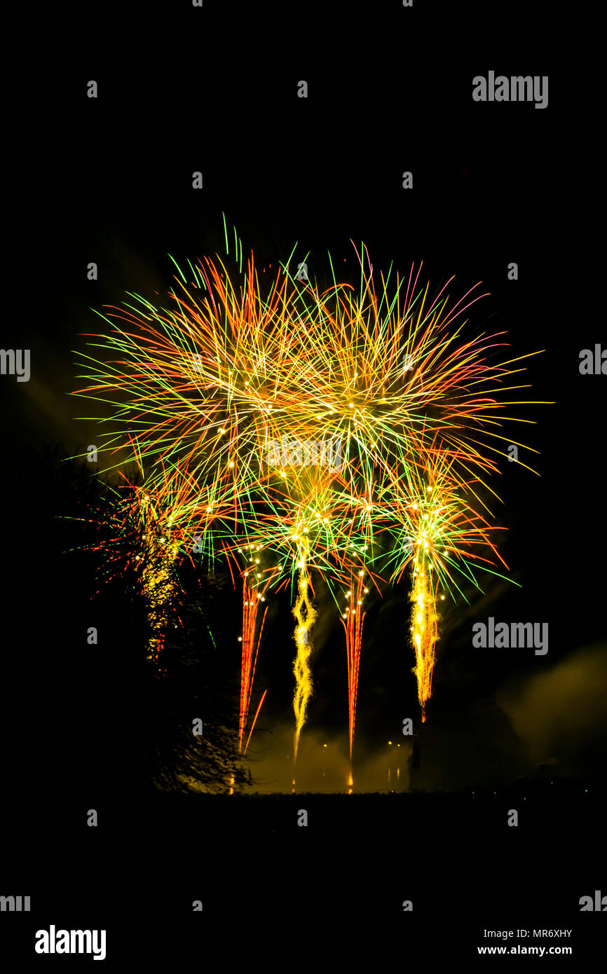 Gunpowder display hi-res stock photography and images - Alamy