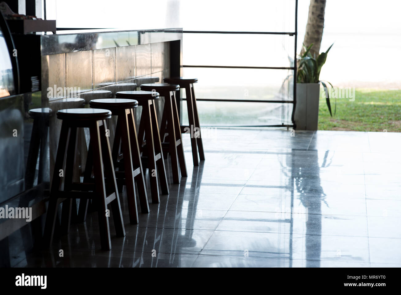 Empty bar counter hi-res stock photography and images - Alamy