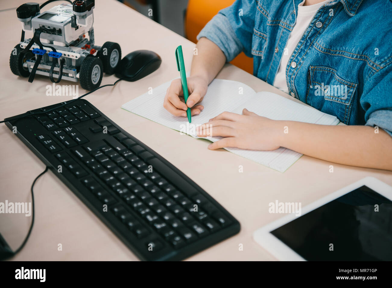Close shot student writing hi-res stock photography and images - Alamy