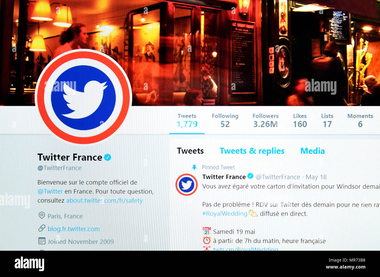 Official French Twitter account Twitter page (2018 Stock Photo - Alamy