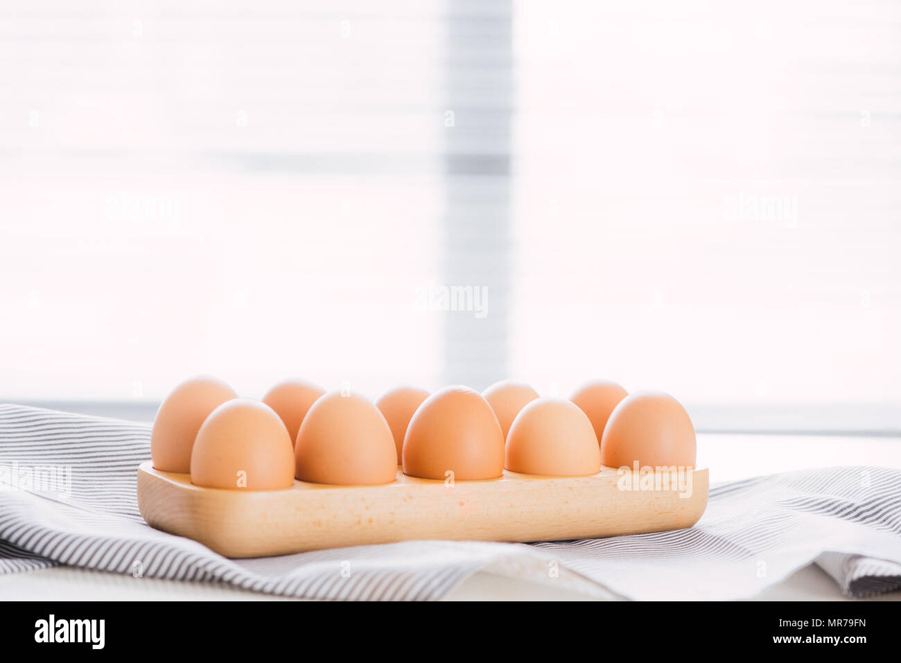 Easter eggs in a tray hi-res stock photography and images - Alamy