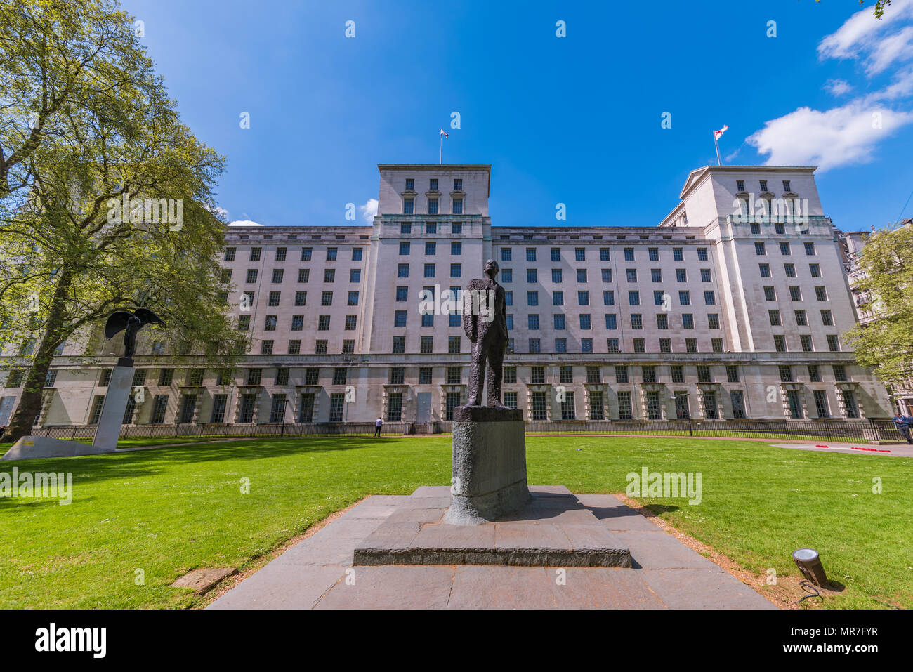 Ministry of defence building hi-res stock photography and images - Alamy