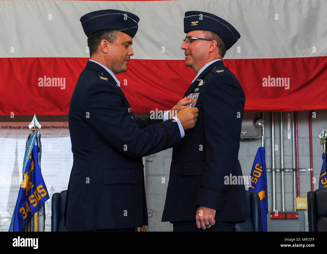 Col. James Mott takes command of the 1st Special Operations Group from ...